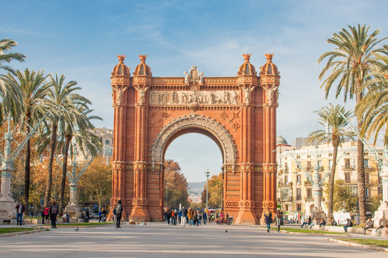 Historia y significado del Arco del Triunfo de Barcelona